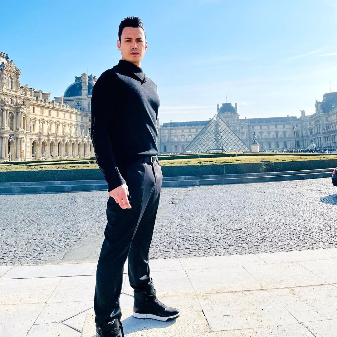 Enzo Zelocchi: The New Face Making Waves in the Entertainment Industry Enzo Zelocchi: The New Face Making Waves in the Entertainment Industry